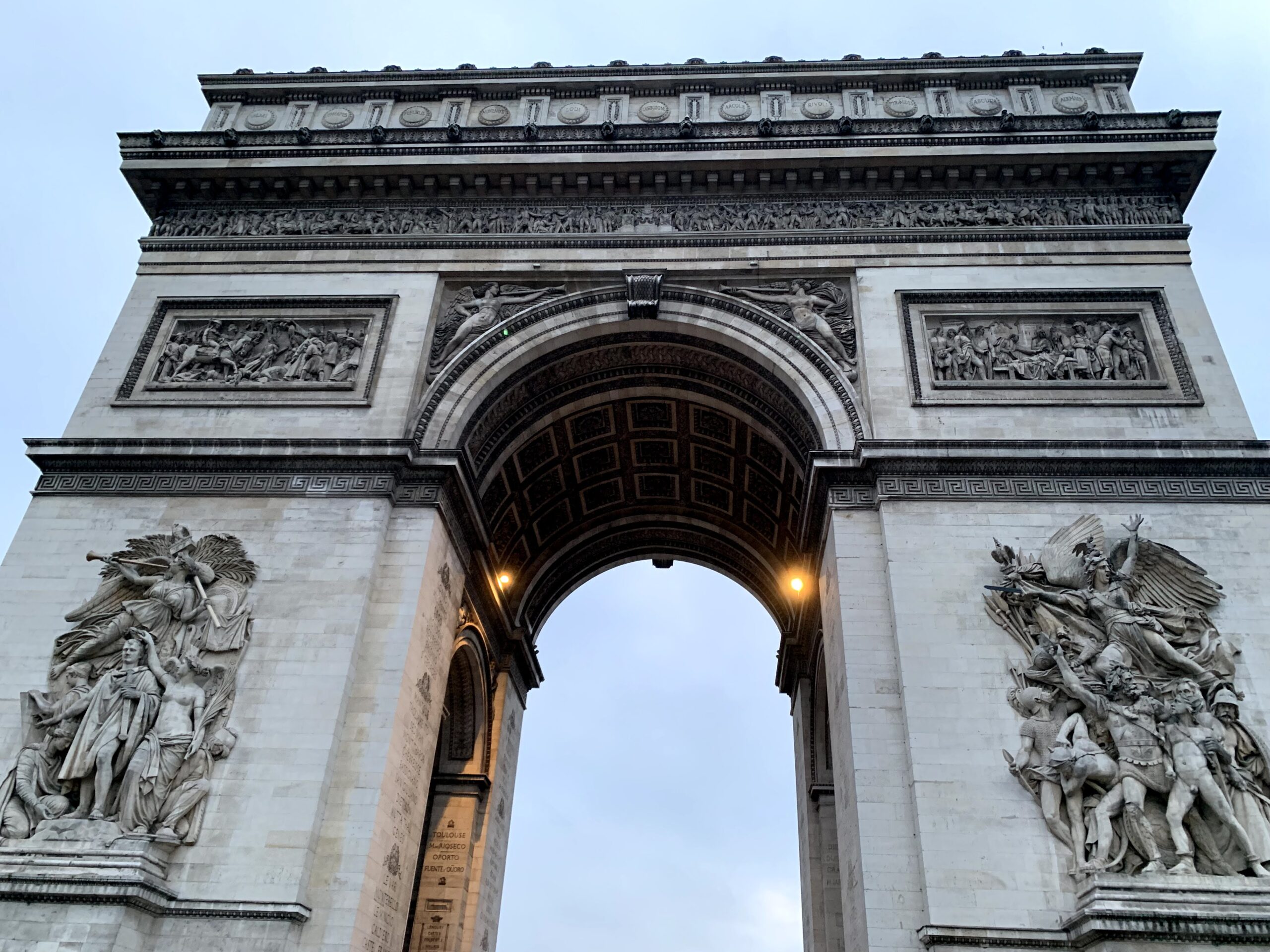 What Is an Arch Picture: A Guide to Posing, Photography, and Expression ...