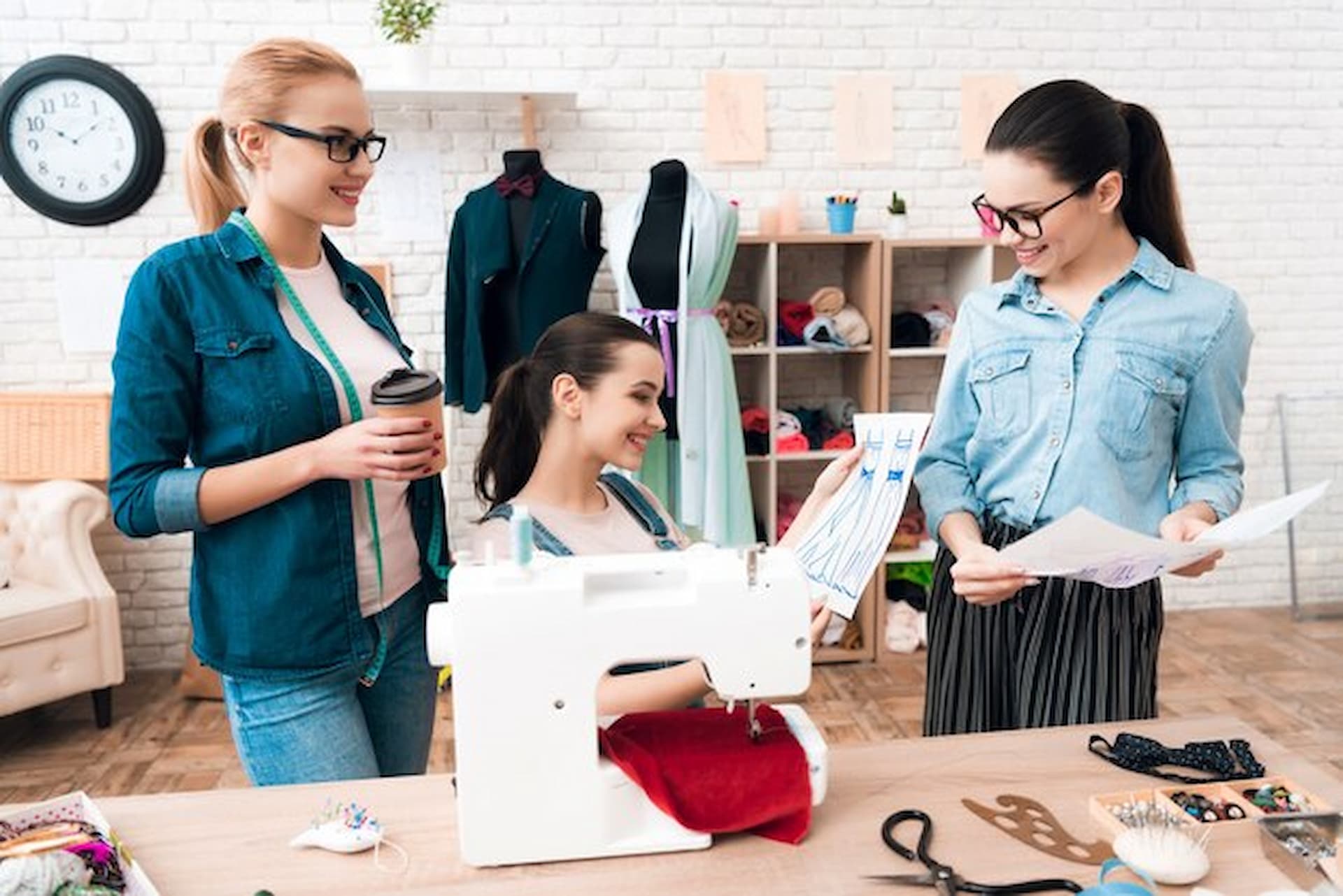 Fashion Designer 101 - Essential Skills And Tips For Aspiring Designers ...