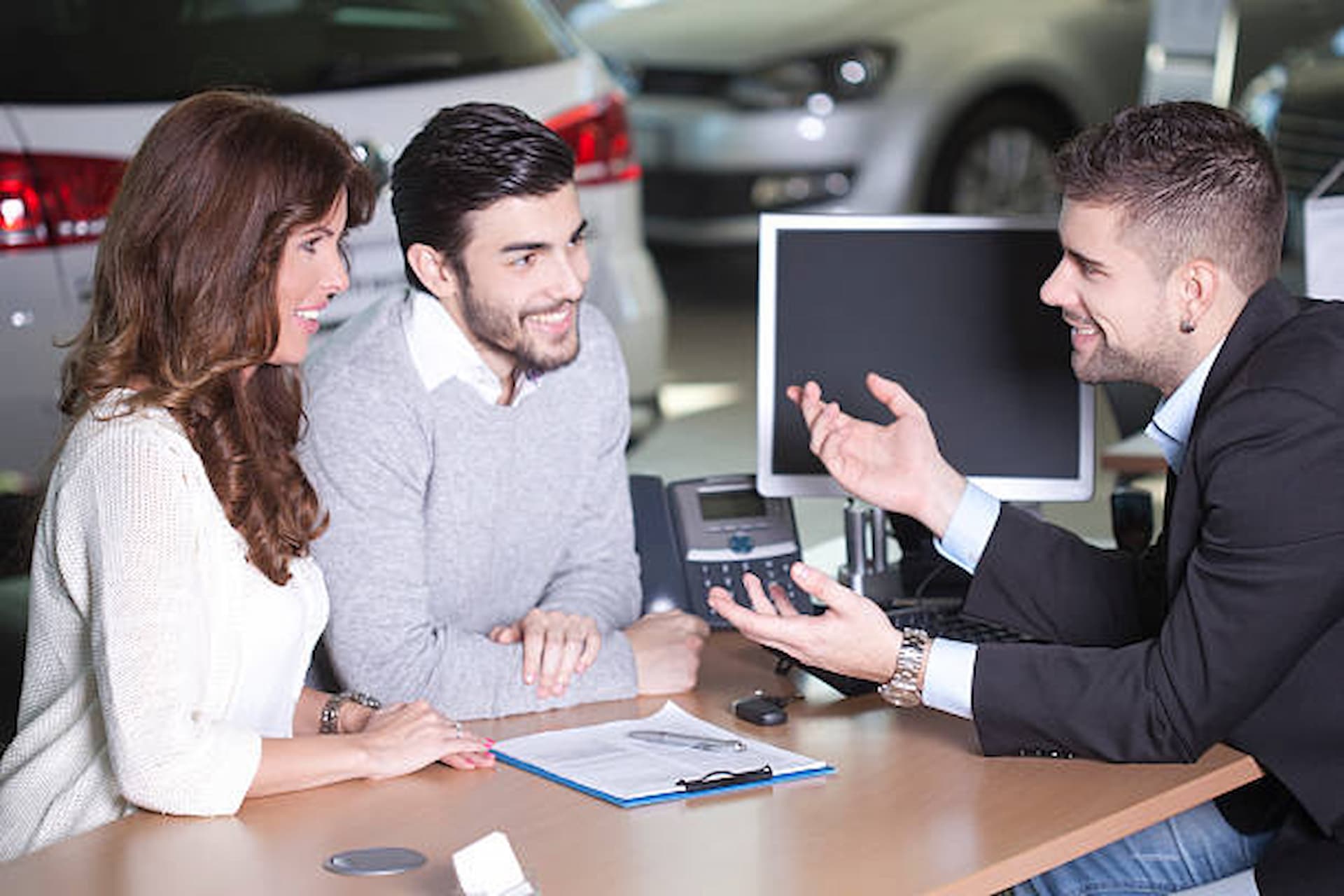 Why Modern Auto Dealers Need Customer Loyalty Programs