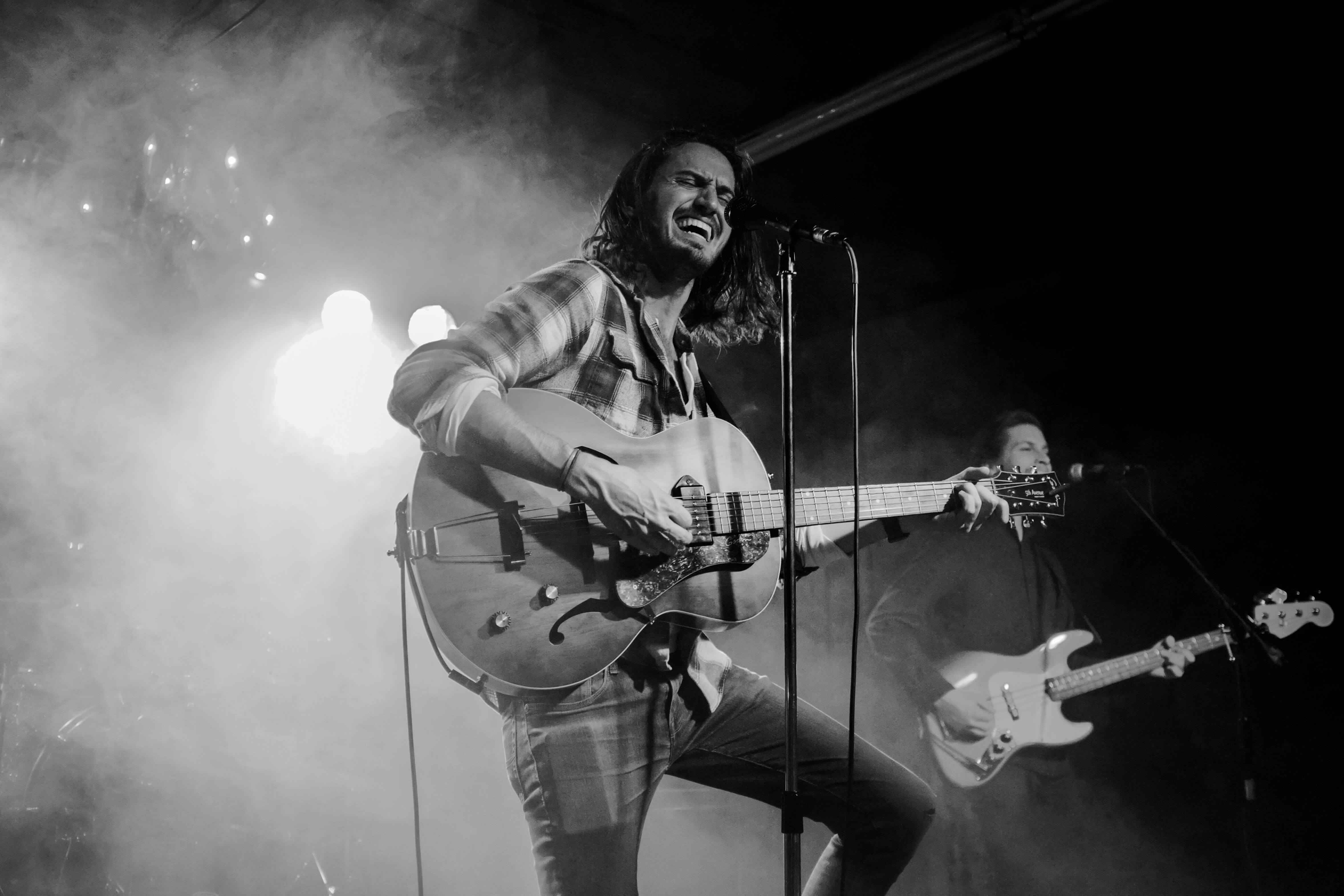 5 Sure Shot Tips To Complete Your Rock 'n' Roll Look 5 Sure Shot Tips To Complete Your Rock 'n' Roll Look